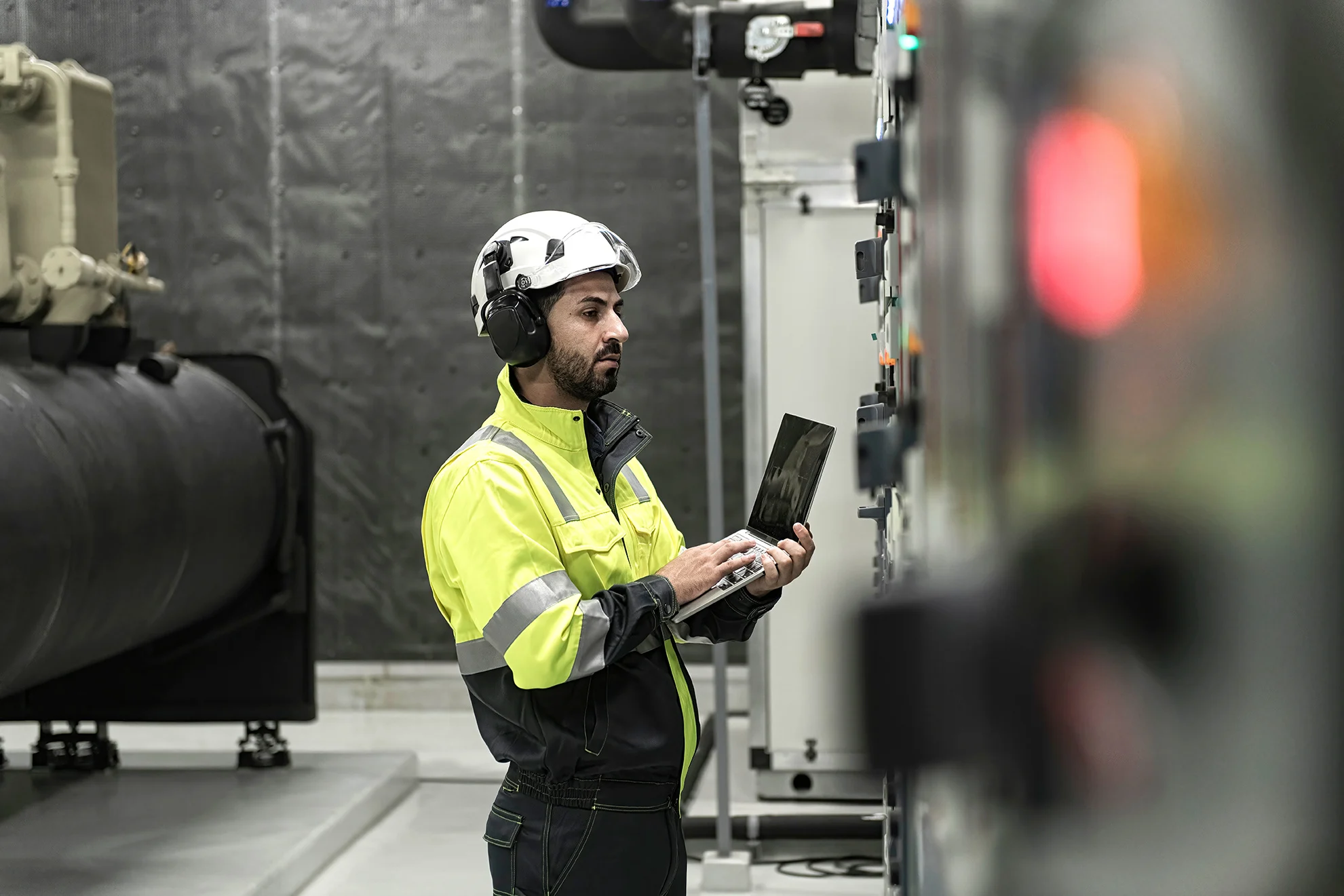 Oil Filled Switch Condition Monitor | Energy Innovation Centre (EIC)